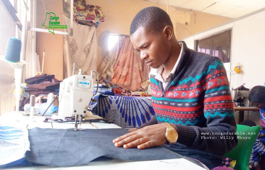 Société : les couturiers menacés par le prêt-à-porter ? - Congo Durable